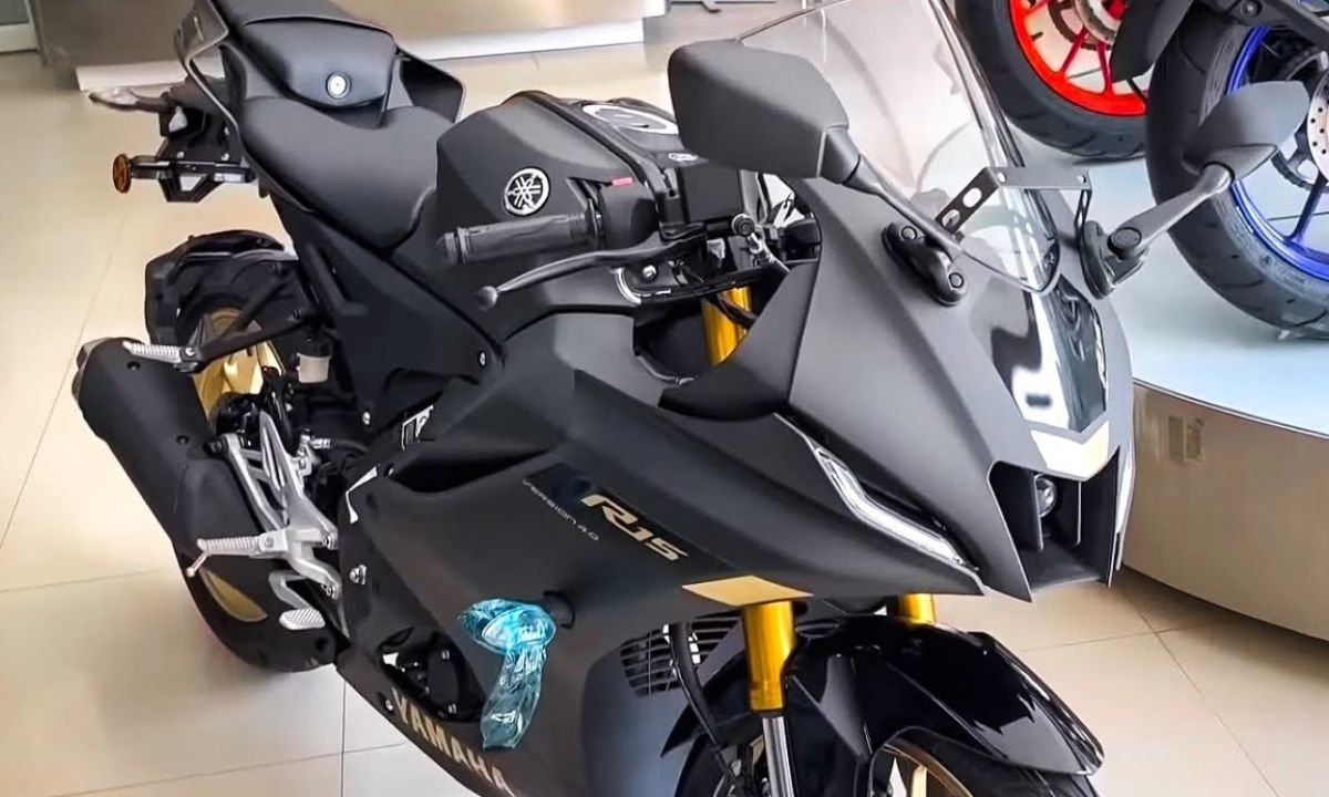 New Yamaha R15 V4 2025 Unveiled With Racing DNA and Premium Features ...
